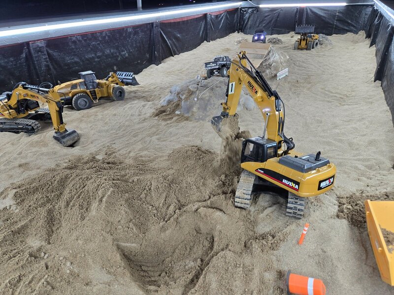 Can U Dig It – Mobile RC Construction Pit Experience