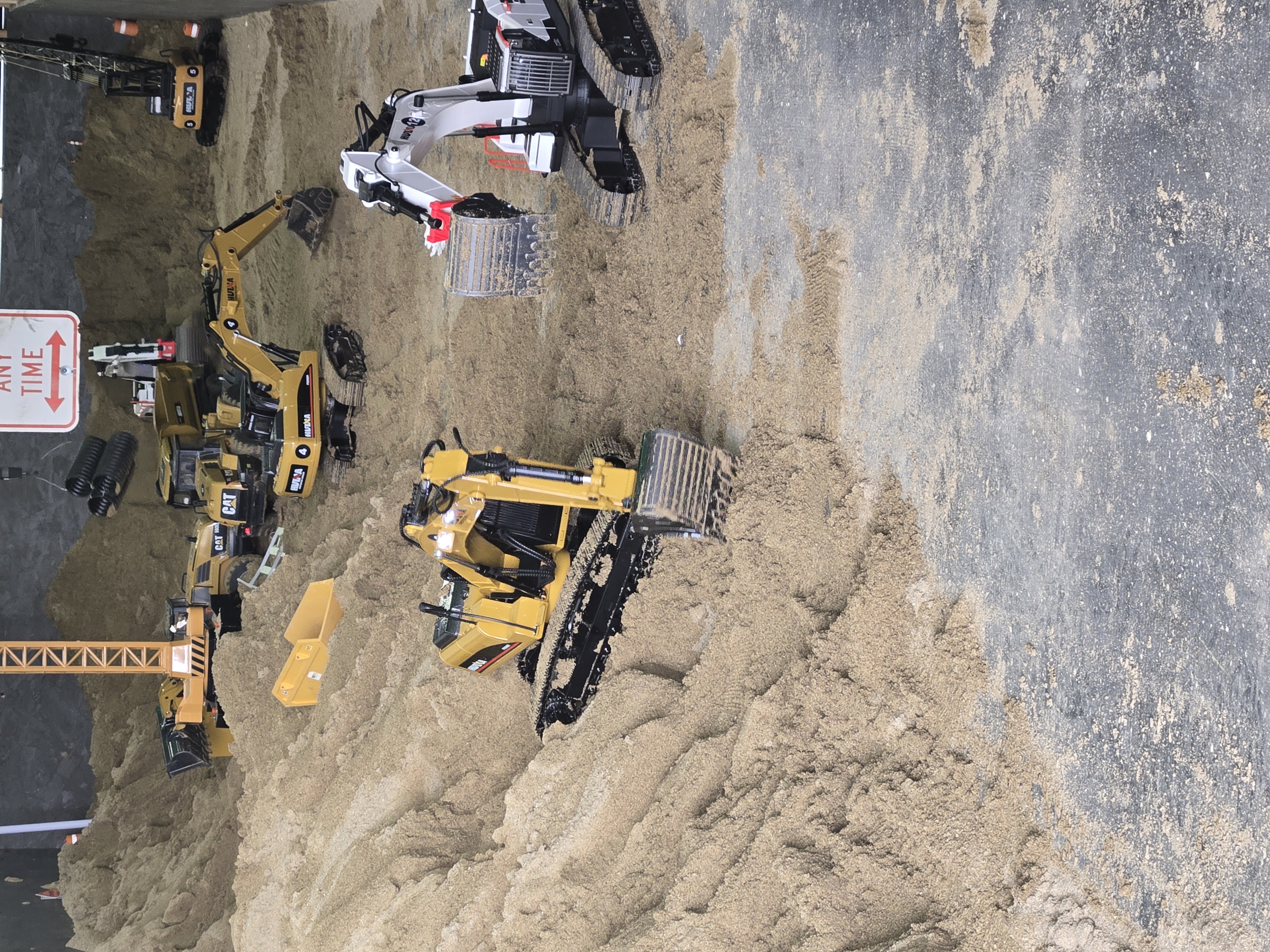 Can U Dig It RC – Indoor RC Construction Experience in Erlanger, KY